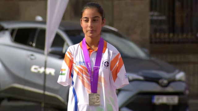 Sheetal Devi- India's armless archer who won a silver at World Archery ...